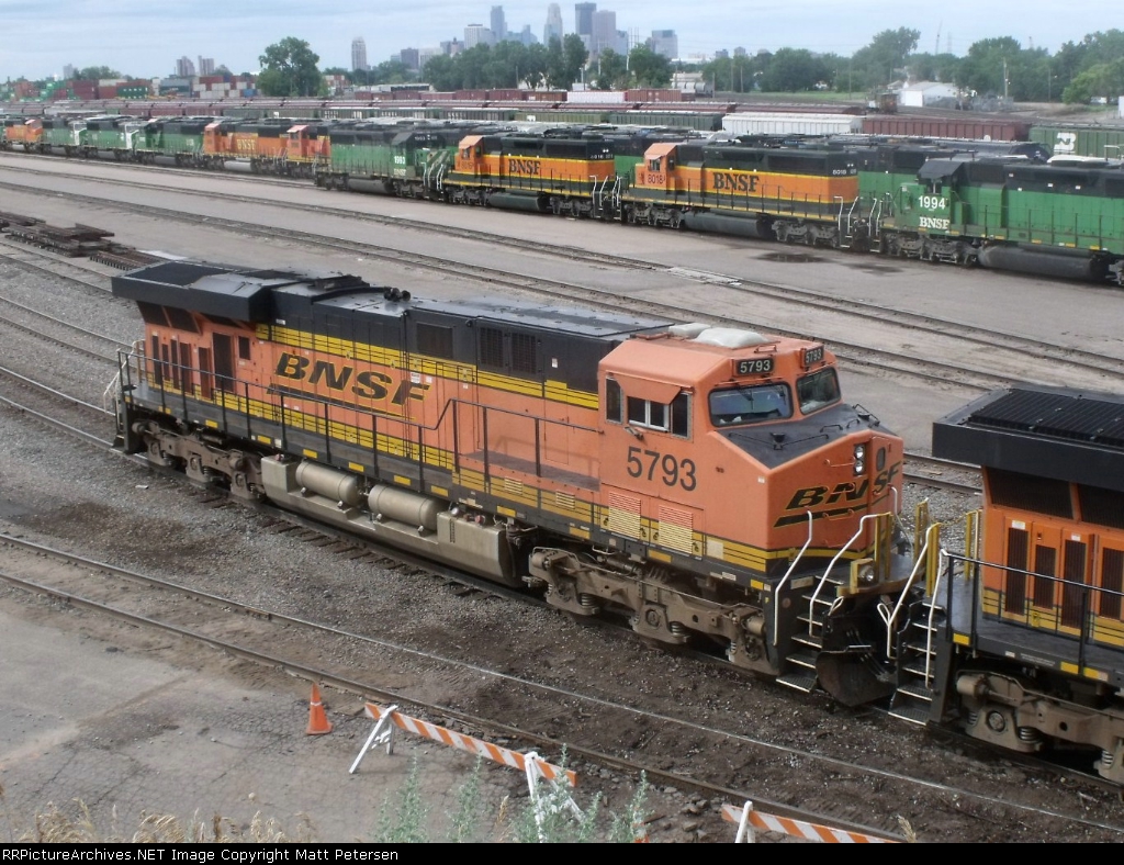 BNSF 5793